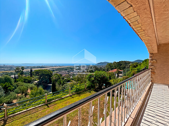 Maison à vendre - Mandelieu-la-Napoule, Capitou - 10 pièces - 6 chambres