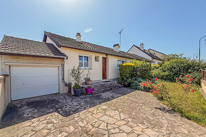 Maison à vendre - Les Clayes-sous-Bois, Nord - 4 pièces - 3 chambres