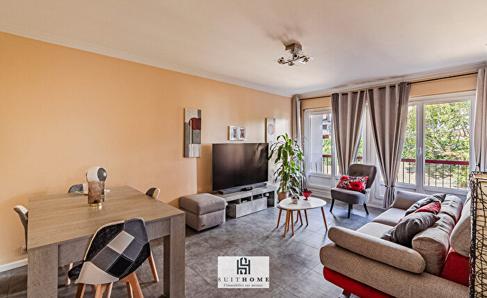 Appartement 4 pièces à vendre à Bron, Eglise