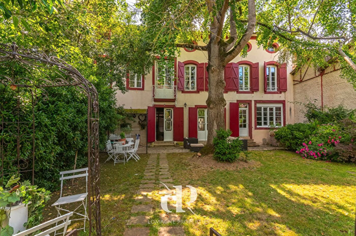 Maison à vendre - Beaumont-de-Lomagne - 9 pièces - 7 chambres