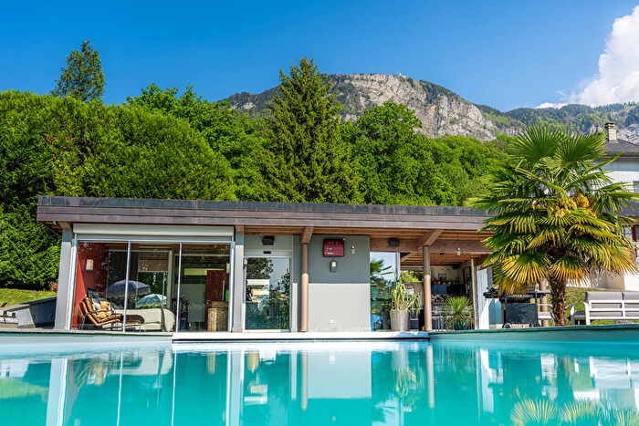 Maison 4 pièces à vendre à Pugny-Chatenod