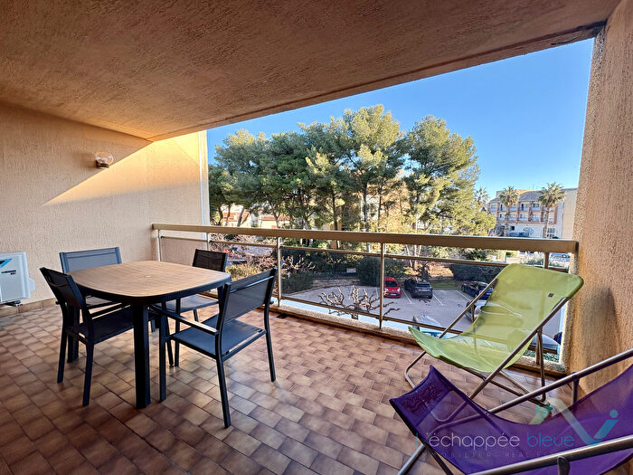 Appartement à vendre - Hyères, Port - 2 pièces - 1 chambre