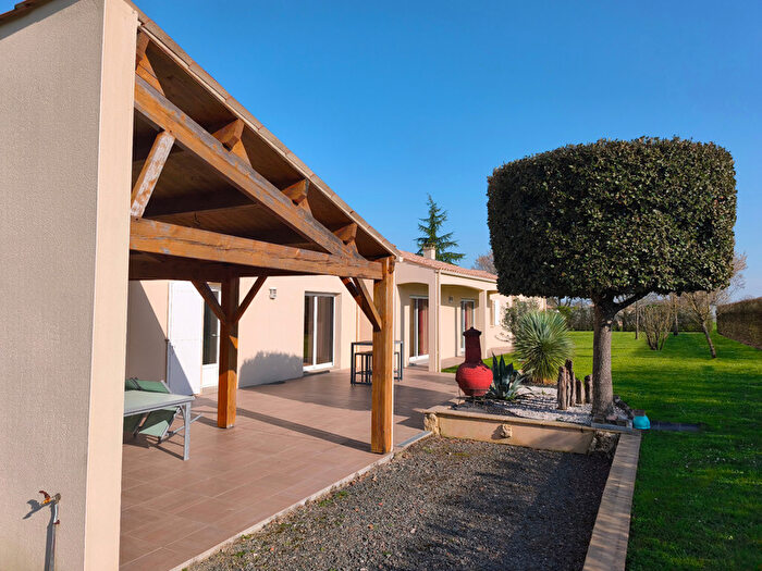 Maison à vendre - Cramchaban - 4 pièces - 3 chambres