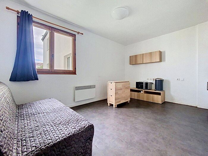 Centre Ville, Brétigny-sur-Orge : Appartement 1 pièce à louer