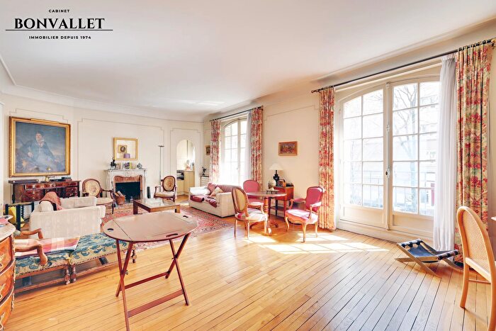 Appartement à vendre - Paris e , Violet, Commerce - 6 pièces - 3 chambres