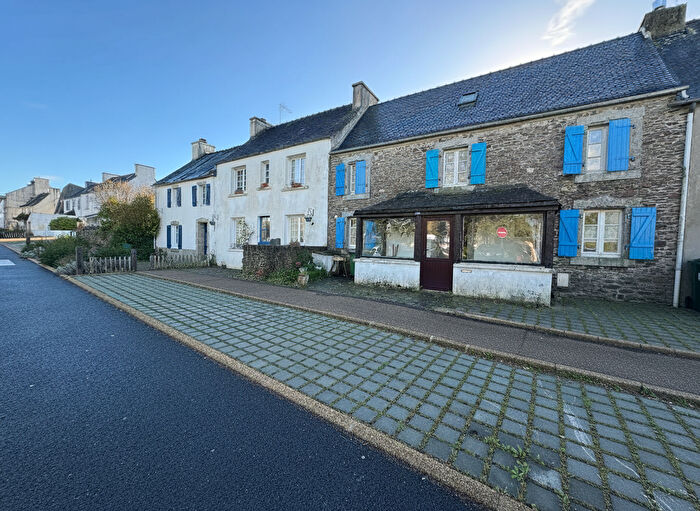 Maison à vendre - Guimiliau - 5 pièces - 4 chambres