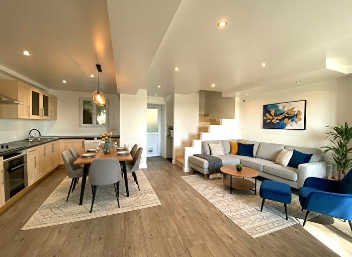 Maison à vendre - Rolleboise - 5 pièces - 3 chambres