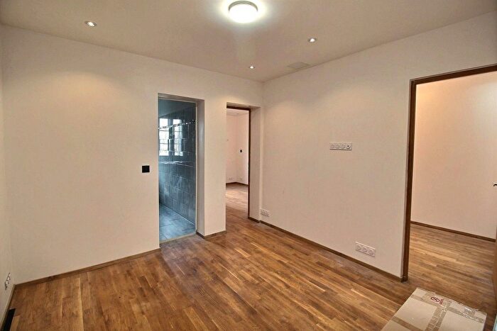 Appartement à vendre - Clichy, République, Victor Hugo - 3 pièces - 2 chambres