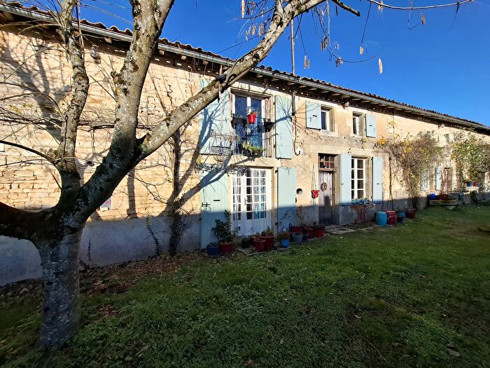 Maison à vendre - Sauzé-Vaussais - 10 pièces - 1 chambre