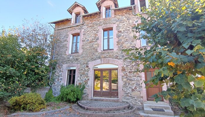 Maison 14 pièces à vendre à Soursac