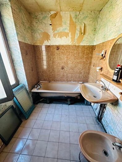 Maison à vendre - Saint-Priest-Taurion - 5 pièces - 3 chambres