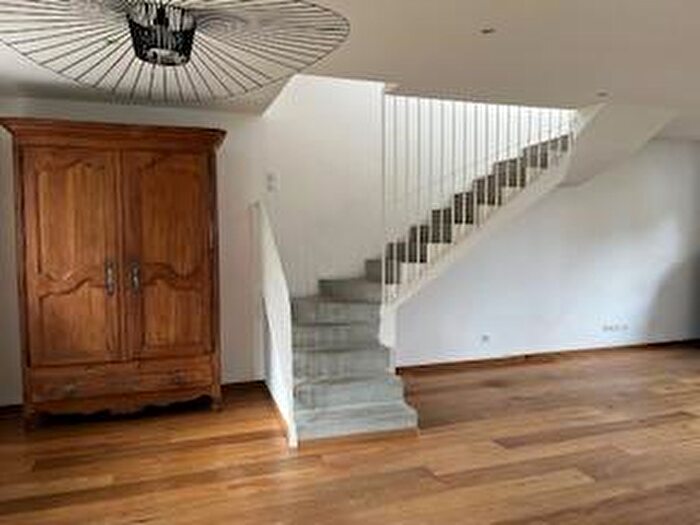 Maison à louer - Annecy-le-Vieux, Annecy-le-Vieux Est - 5 pièces - 5 chambres