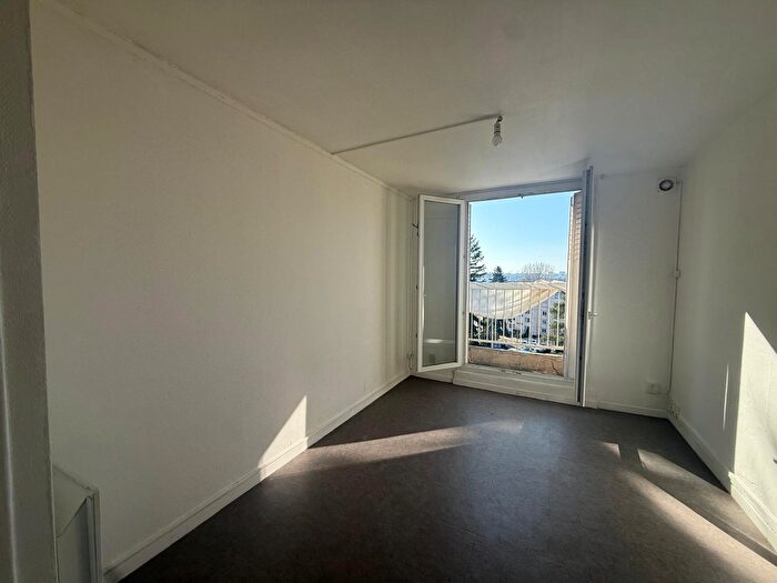 Appartement à louer - Gagny, Parc Carette - 1 pièce - 1 chambre