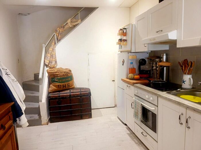 Maison à vendre - Poussan - 2 pièces - 1 chambre