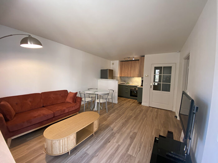 Appartement à louer - Courbevoie, Faubourg de lArche - 2 pièces - 1 chambre