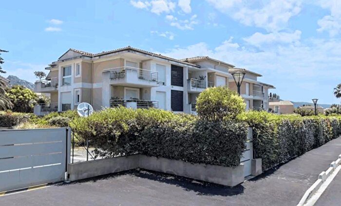 Appartement à vendre - La Crau, Centre-ville - 4 pièces - 3 chambres