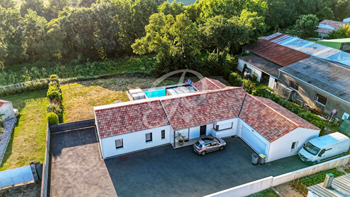 Coëx : Maison 10 pièces à vendre