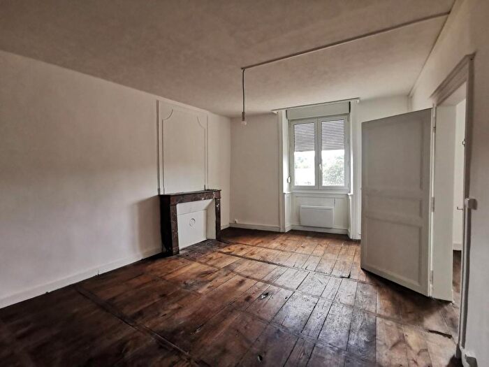 Appartement à louer - Nontron - 4 pièces - 3 chambres