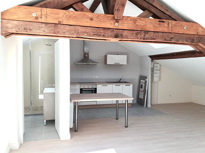 Appartement à louer - Mâcon, Centre-ville - 3 pièces - 2 chambres