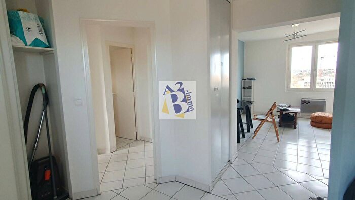 Appartement à louer - Angoulême - 2 pièces - 1 chambre