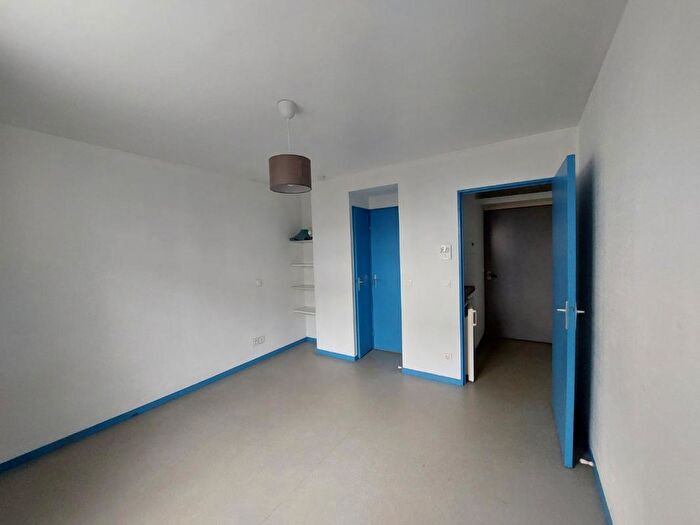 Appartement à louer - Quartiers Nord-Est, Les Longs Champs - 1 pièce