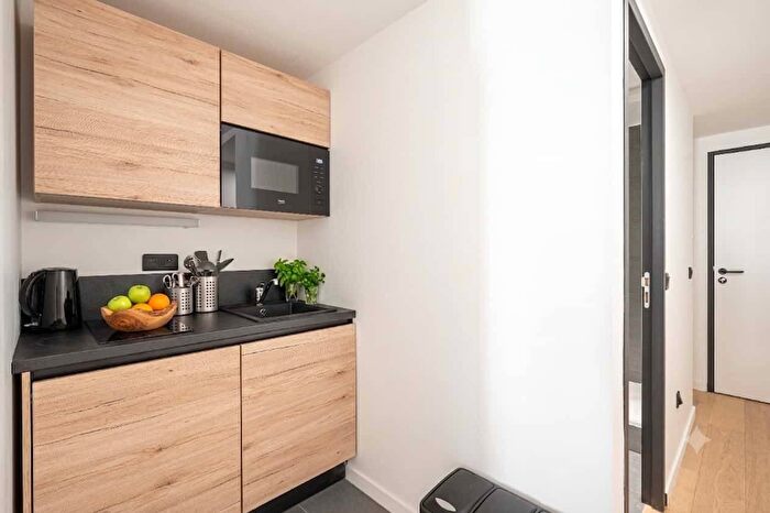 Centre Ville, Clichy - Appartement 1 pièce à louer
