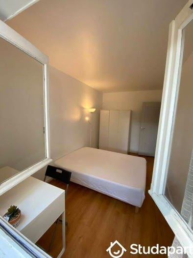 Bourgogne, Les Ulis - Appartement 1 pièce à louer