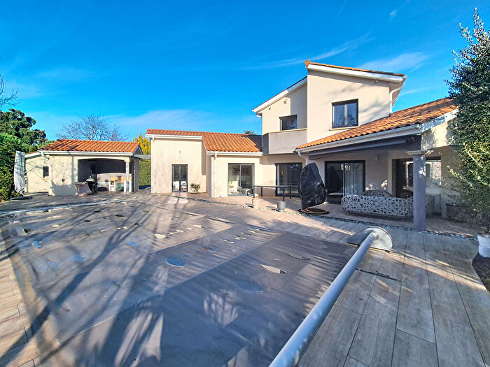 Maison à vendre - Lentilly - 9 pièces - 6 chambres