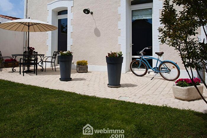 Nieul-sur-Mer - Maison 7 pièces à vendre