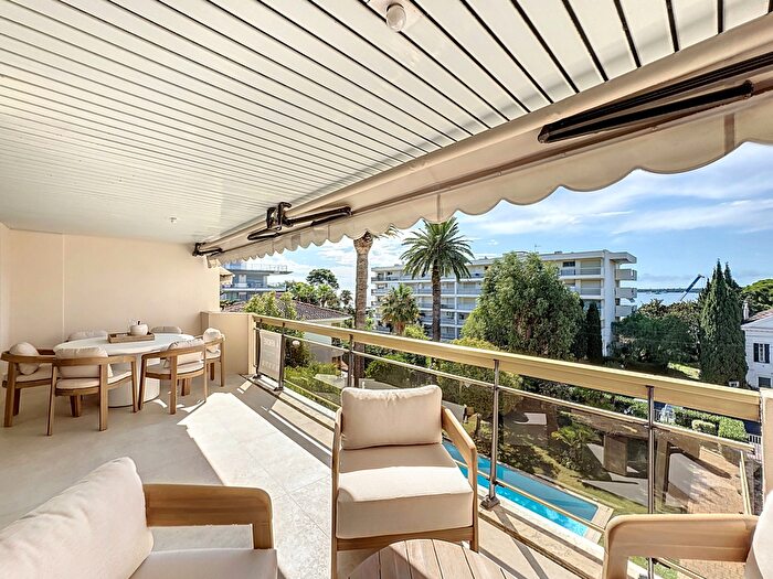 Appartement à vendre - Cannes, Pointe Croisette - 4 pièces - 3 chambres