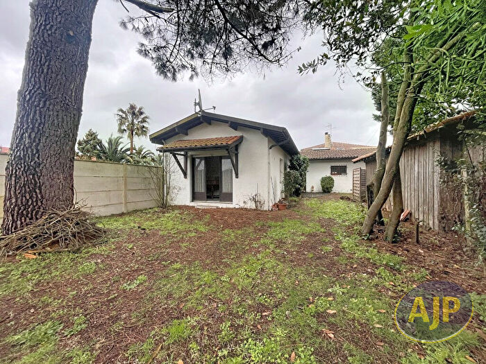 Maison à vendre - Gujan-Mestras, Centre-ville - 5 pièces - 3 chambres