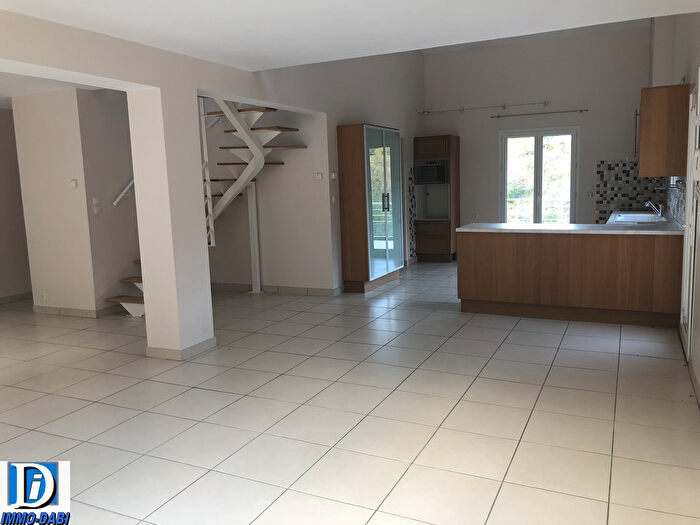 Maison à louer - Lacroix-Falgarde - 5 pièces - 3 chambres