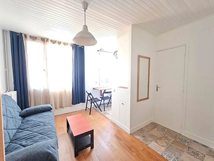 Fournier-Pasteur-Bac d'Asnières, Clichy : Appartement 1 pièce à louer