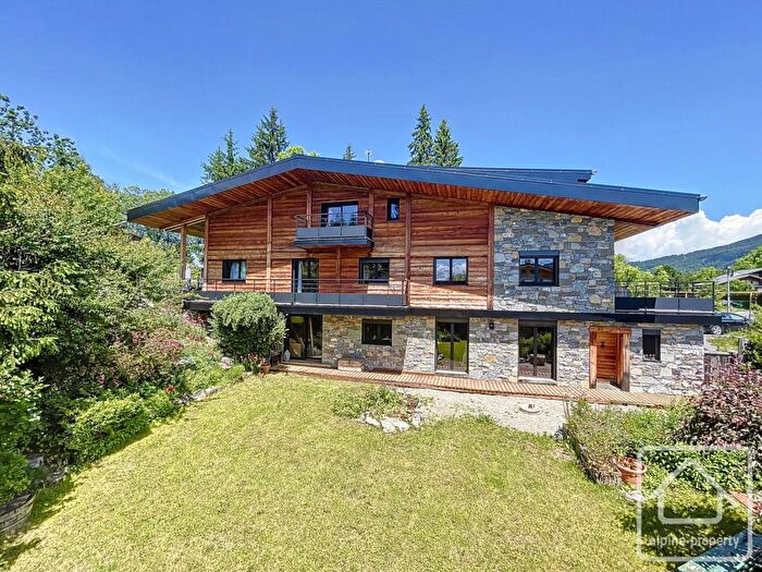 Maison à vendre - Arâches-la-Frasse - 17 pièces - 14 chambres