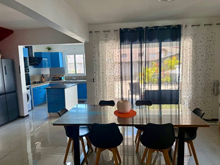 Maison 4 pièces à louer - Les Abymes