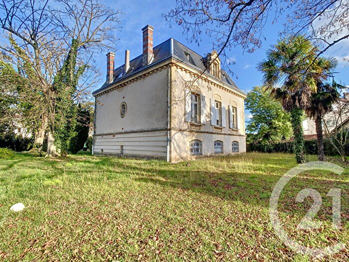 Maison à vendre - Villeneuve-sur-Lot, Saint-Etienne - 8 pièces - 4 chambres