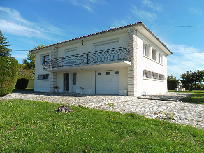 Maison à vendre - Ribérac - 8 pièces - 3 chambres