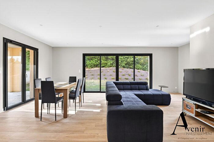 Maison 5 pièces à Saint-Cyr-au-Mont-d'Or, à louer