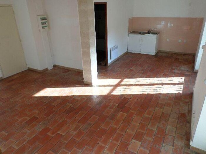 Alleins - Appartement 2 pièces à louer