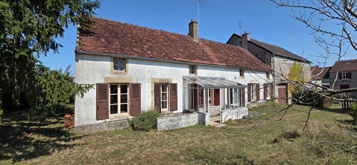 Brinon-sur-Beuvron : Maison 4 pièces à vendre