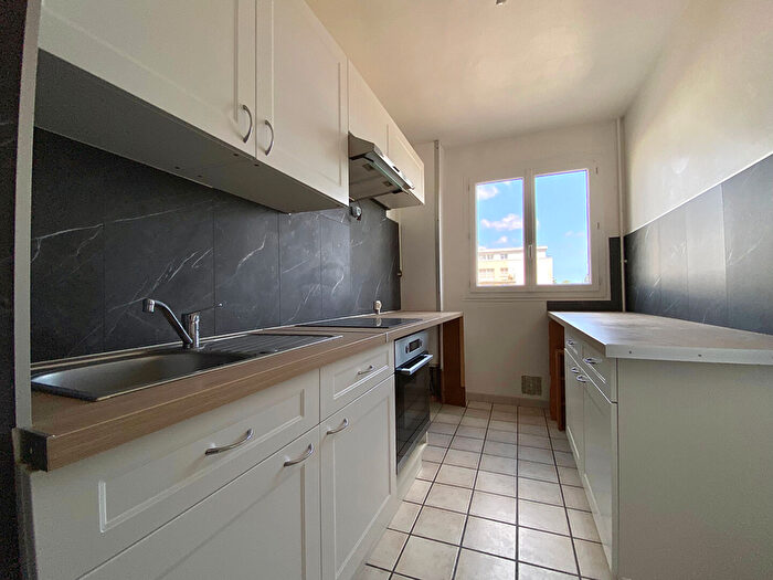 Hérouville-Saint-Clair, Grand Parc, Belles Portes : Appartement 3 pièces à louer