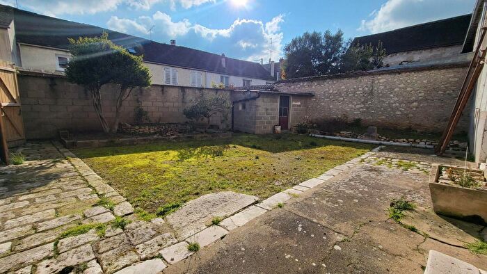 Maison à vendre - Château-Landon - 6 pièces - 4 chambres