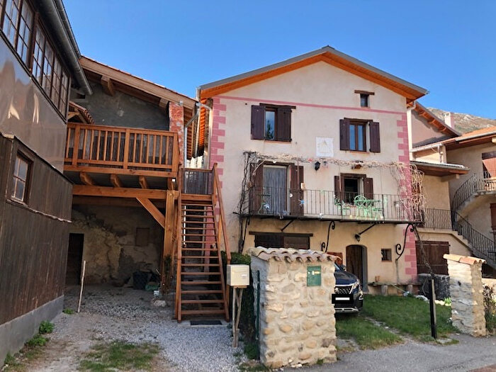 Maison à vendre - Thorame-Basse - 6 pièces - 3 chambres