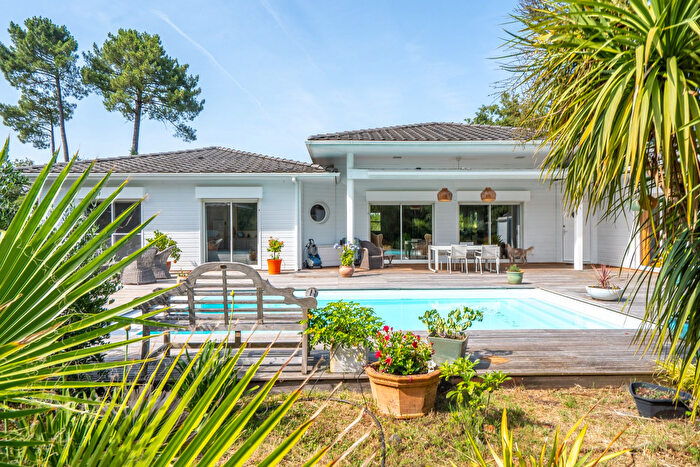 Maison à vendre - Salles - 7 pièces - 5 chambres