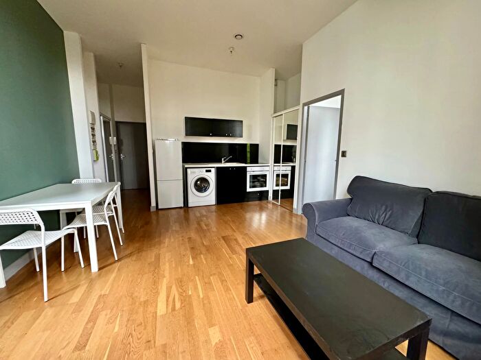 Appartement à louer - Caluire-et-Cuire, Saint-Clair - 2 pièces - 1 chambre