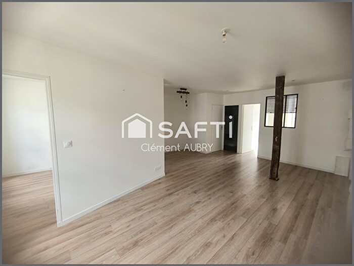 Laval, Les Pommeraies : Appartement 3 pièces à vendre