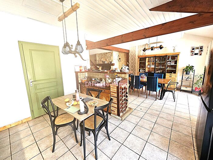 Maison 4 pièces à Saint-Léon-sur-l'Isle, à vendre
