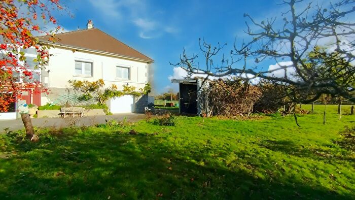 Maison à vendre - Saint-Marc-le-Blanc - 5 pièces - 4 chambres