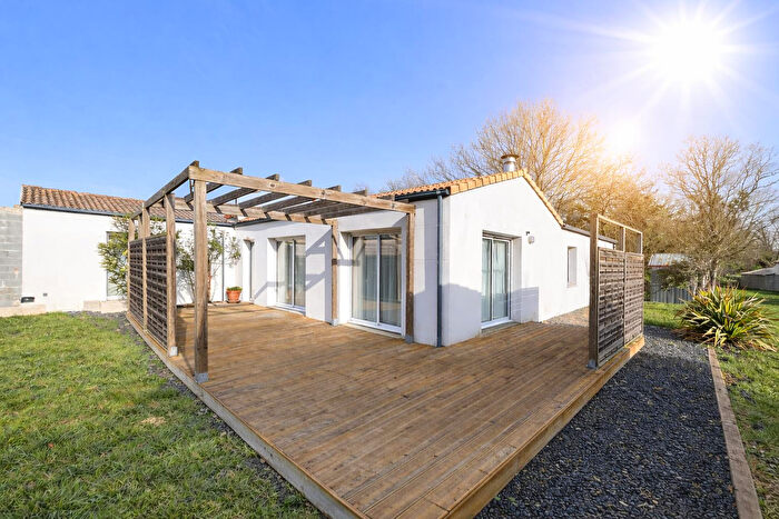 Maison à vendre - Sallertaine - 6 pièces - 4 chambres