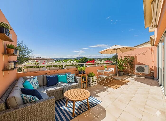 Appartement à vendre - Antibes, Antibes-les-Pins, Trianon, Le Fournel, Peyregoue - 2 pièces - 1 chambre